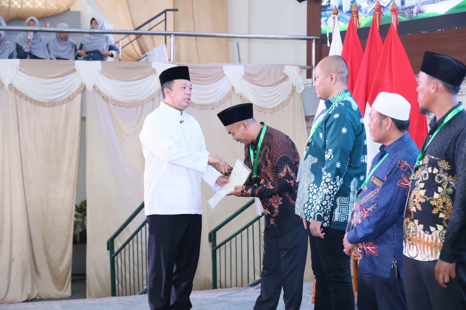 Penerima Jadi Pionir Percepatan, Ribuan Sertipikat Tanah Wakaf ICOP ...